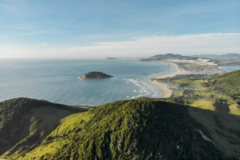 O que fazer na Praia do Rosa: 10 passeios imperdíveis