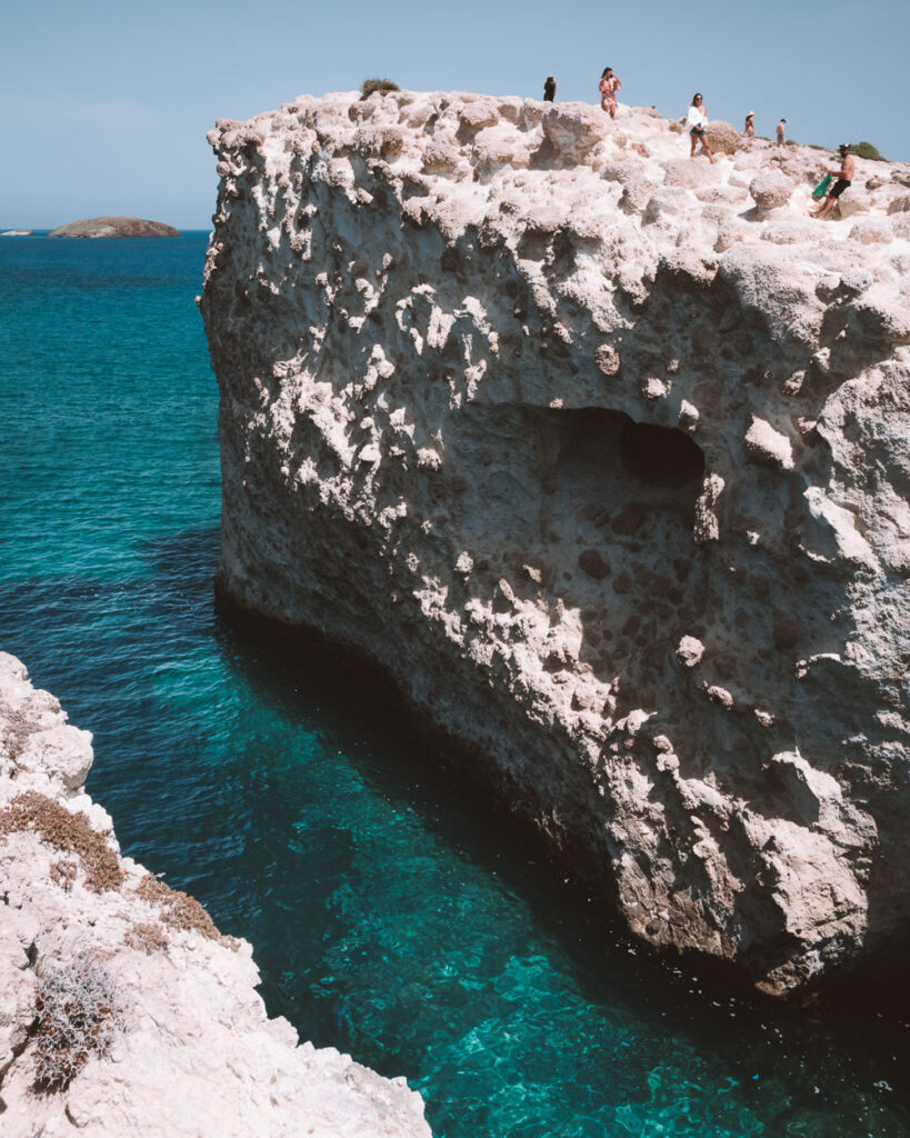 O que fazer em Milos: melhores praias, passeios e beach clubs