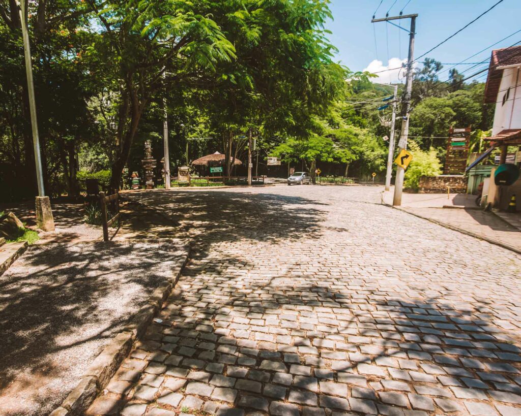Vale das Videiras RJ: melhores trilhas, cachoeiras pousadas