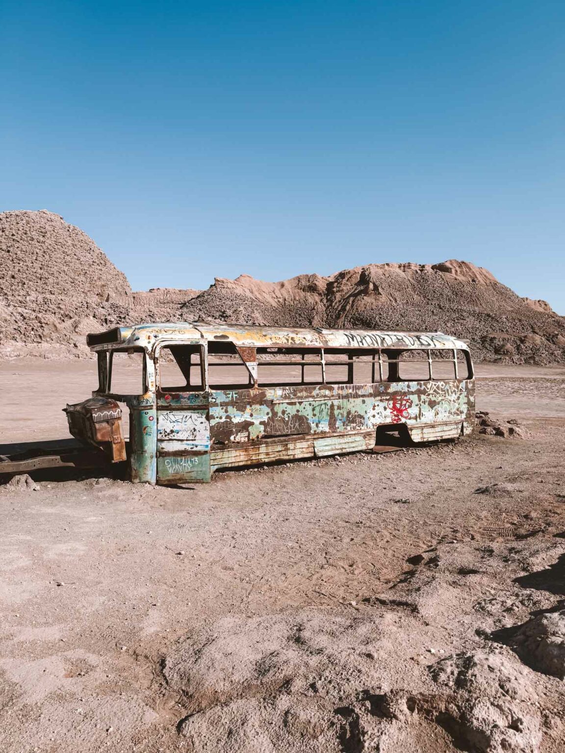 Magic Bus Atacama: dicas para visitar o ônibus do deserto