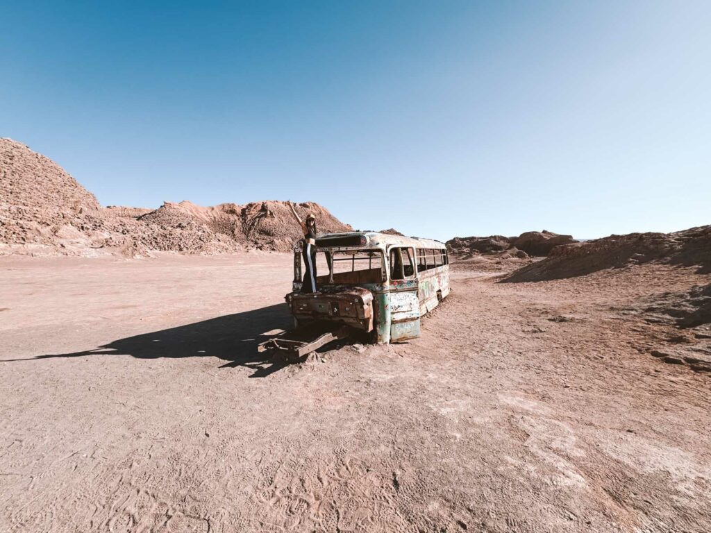 Magic Bus Atacama: dicas para visitar o ônibus do deserto